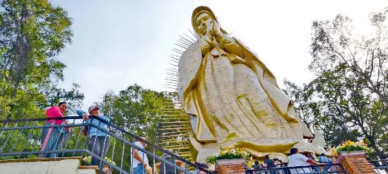 EN CHALMA Sufren para venerar a la Virgen de Guadalupe - PressReader
