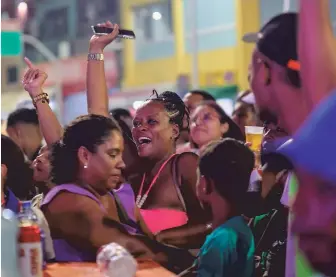 ALEGRIA E DIVERSÃO PERTINHO DE CASA - PressReader