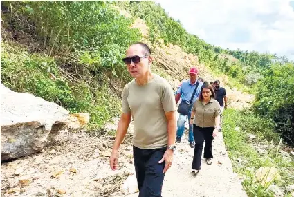 35 FAMILIES TRAPPED BY LANDSLIDE IN DANAO - PressReader