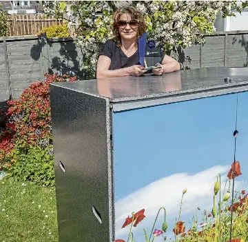 Carol’ s lifting the lid on bin storage - PressReader