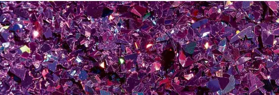 Glitter atrai, se espalha, enfeita e brilha, mas deixa marca por mil anos - PressReader