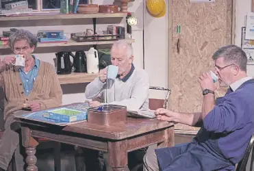 Men do a little light work and open up shoulder to shoulder - PressReader