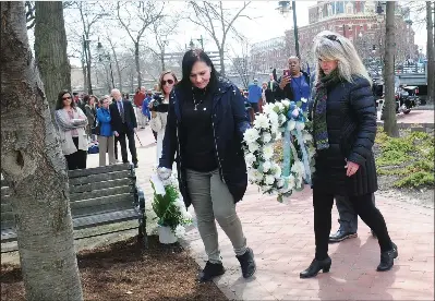 REMEMBERIN­G THE VICTIMS - PressReader