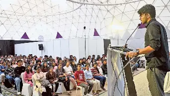 Top bureaucrat­s guide Civil Services aspirants at summit - PressReader