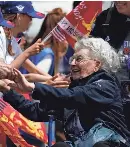 Veterans get heroes’ welcome at France D-Day anniversar­y - PressReader