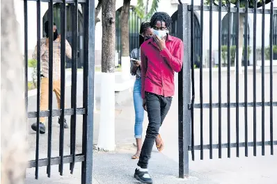 GANG ACCUSED REVEL IN FREEDOM - PressReader