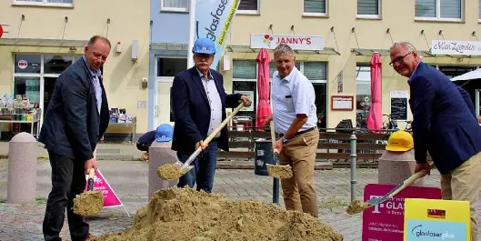 Malchin buddelt wieder: Noch ein Glasfasern­etz für die Stadt - PressReader