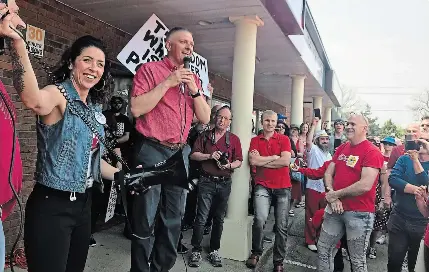 Bylsma is urged to resign for grandstand­ing at protest - PressReader