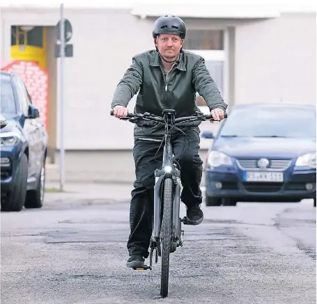 Bei Wind und Wetter mit dem Rad unterwegs - PressReader