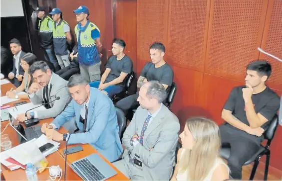 Nueve horas de audiencia y una jueza que decide el futuro - PressReader