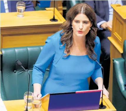 Willis’ non-NZ dress slammed - PressReader