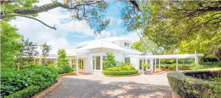 Classic, modern elegance - PressReader