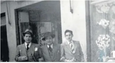 La familia Tosso, 84 años de historia en el comercio gaditano - PressReader