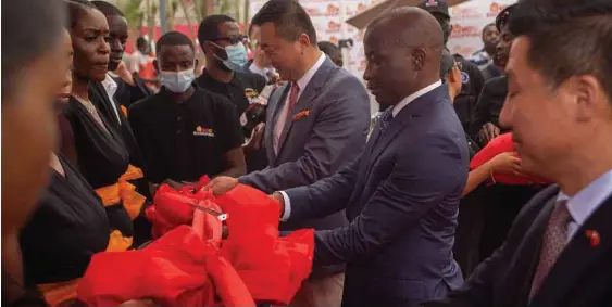 MDC Shopping inaugura 35 lojas na via expresso de Luanda e garante mais ...