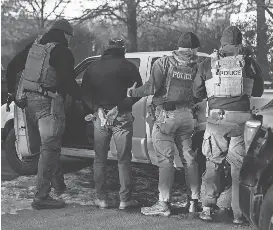 Mass deportatio­n plan advances - PressReader