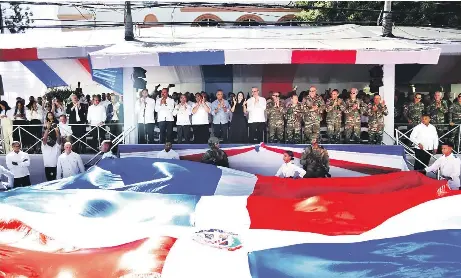 San Cristóbal viste colores patrios Día de Constituci­ón - PressReader