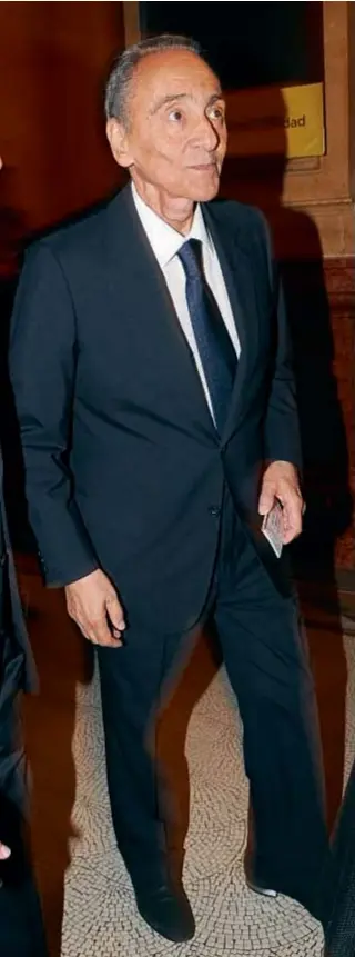 PABLO ROEMMERS Y SU ESPOSA EN EL COLON - PressReader