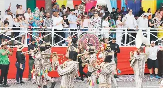 Desfile carnaval 2025 deslumbra Malecón de SD - PressReader