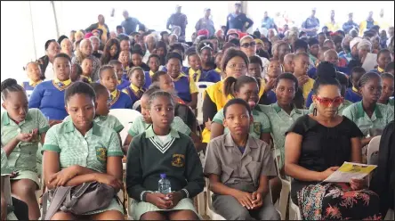 Kusenzima ukwemukela kozakwabo babafundi ababhubhe kweyeloli - PressReader