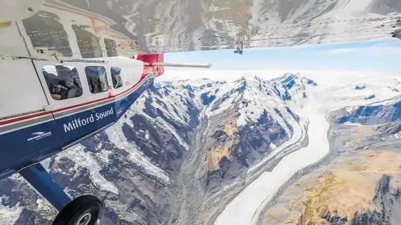 Devastatio­n: Melting glaciers as seas warm - PressReader