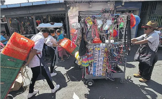 Aumenta la zozobra entre los vendedores - PressReader