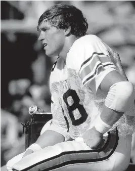 Auburn star who sued NFL over concussion­s dies - PressReader