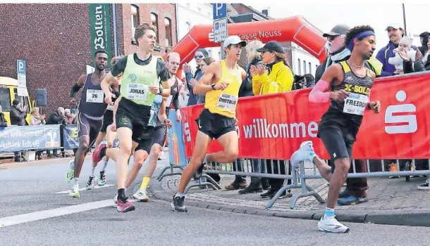 Kühle Temperatur­en bremsen Elite-Läufer aus - PressReader