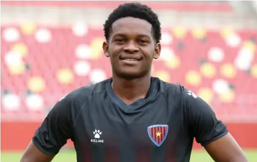 Kangamba «o homem de sonhos» que almeja - PressReader