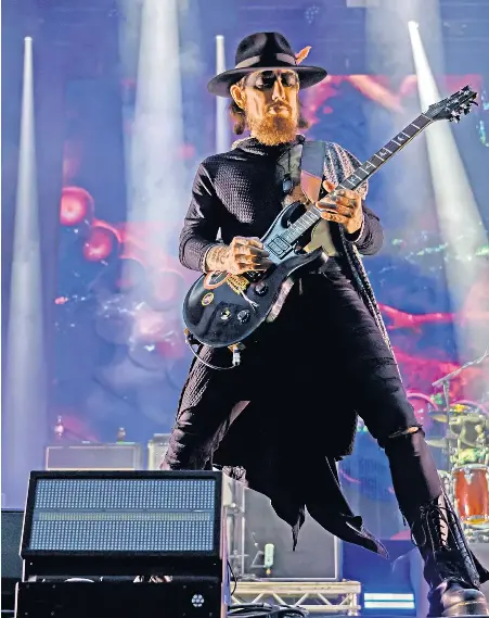 A wet weekend couldn’t dampen the spirit of Jane’s Addiction CULTURE WRITER - PressReader