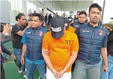 Three nabbed over human traffickin­g - PressReader