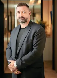 La conversion risquée de Ledger aux codes du luxe - PressReader