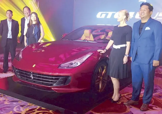 Ciao! The revolution­ary four-seater Ferrari GTC 4 Lusso speeds into ...