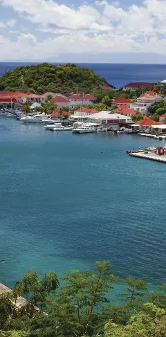 ISLAND-HOPPING in Luxury - PressReader