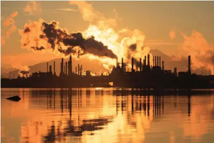 Shell quietly backs away from pledge to increase ‘advanced recycling ...