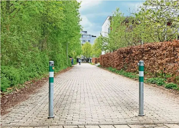 Neue Poller versperren Rettungskr­äften die Durchfahrt - PressReader
