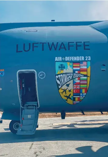 Ein Manöver der Superlativ­e - PressReader