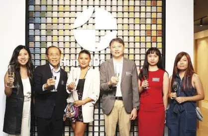 Hunter Douglas defines distinctio­n: Immerse in the unique at the new ...