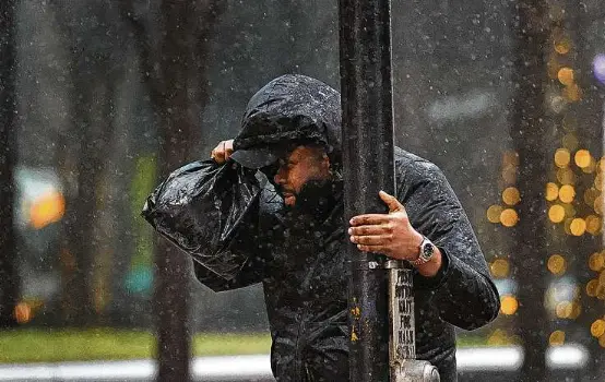 Two dead as powerful storm hits New England - PressReader