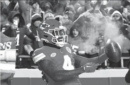 Red-hot Chiefs freeze out Dolphins - PressReader