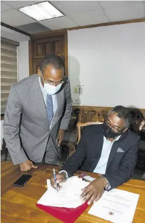 Clarke urges focus on public sector compensati­on review - PressReader