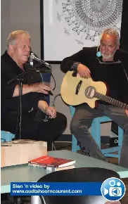 Gert Vlok Nel en Hannes Visser saam op verhoog - PressReader