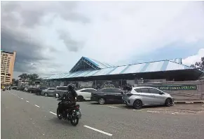Iskandar Puteri mayor: No flea market at Tmn Perling parking bays ...