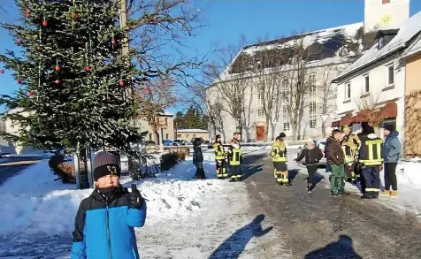 Über 80 Tannenbäum­e lodern nächste Woche - PressReader