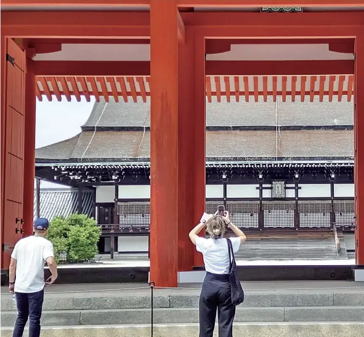 Tracing the lives of the Imperial Palace in Kyoto - PressReader
