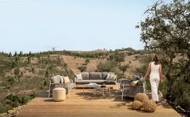 Sitting pretty in outdoor spaces - PressReader