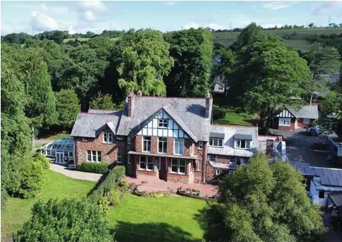 EARLY 1900S GRAND MANSION HOUSE - PressReader