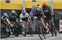 Chilly conditions no deterrent for riders in Boxing Day Criterium - PressReader