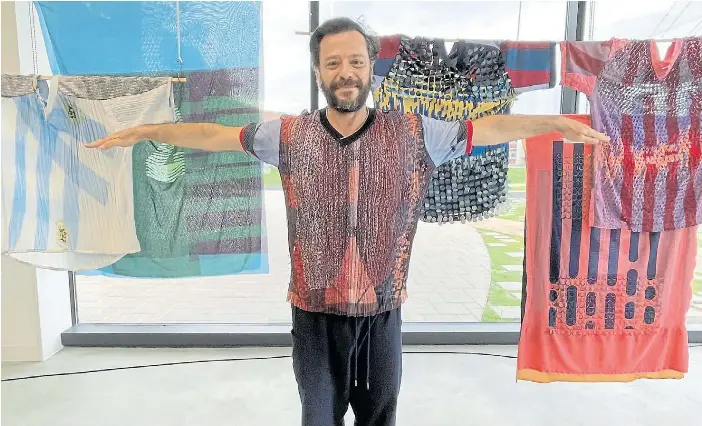 MARTÍN CHURBA SE PONE LA CAMISETA - PressReader