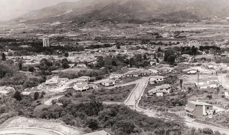 En el Poblado se sembró una ciudad - PressReader