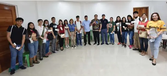 17 Capitol scholars pass board exams - PressReader